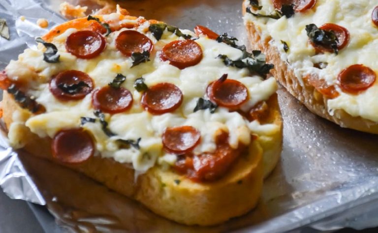 Turkey Pepperoni Garlic Bread Toast – Think Turkey